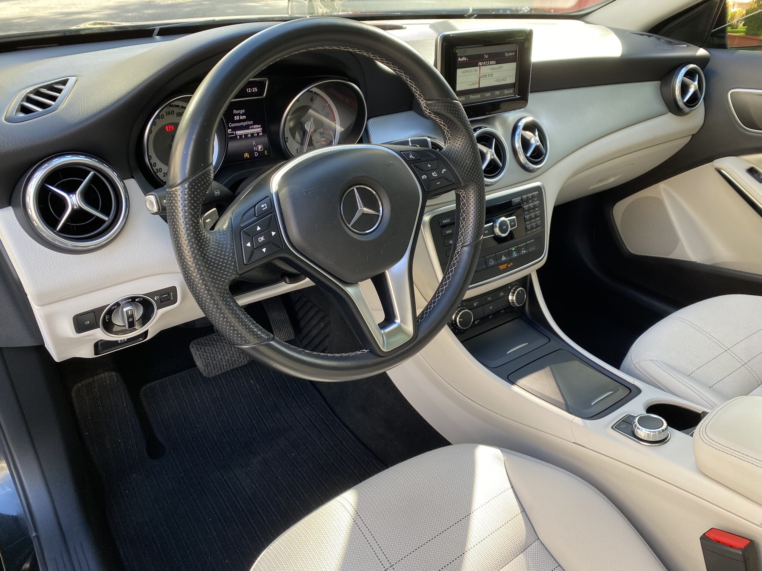 Mercedes-Benz GLA 180 – Auto Katsadramis